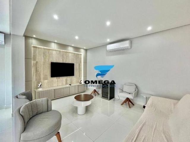 Apartamento à venda na praia da Enseada no Guarujá I Omega Imoveis