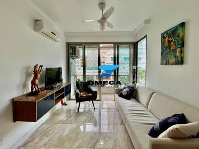 Apartamento à venda na praia da Enseada no Guarujá I Omega Imoveis