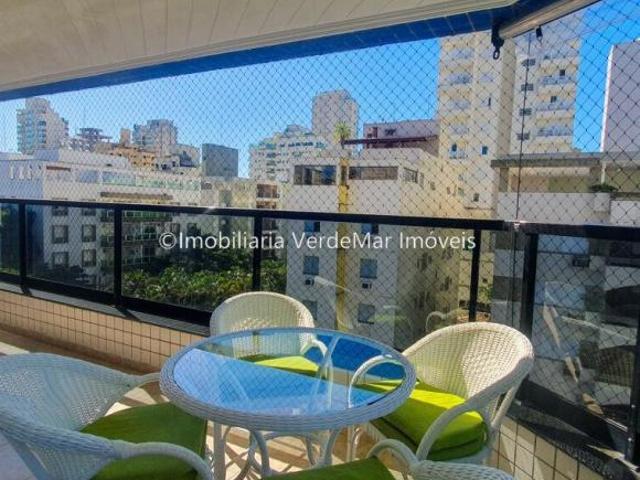 Apartamento à venda na praia da Enseada no Guarujá, região da Brunella