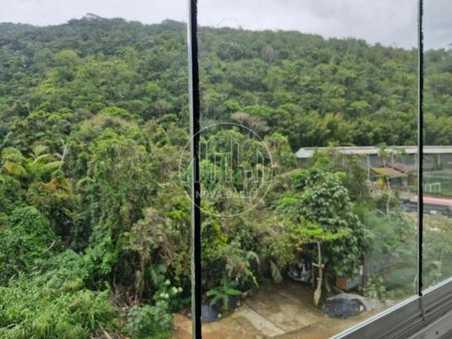 Apartamento à venda na Praia das Toninhas
