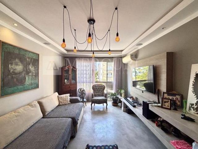 Apartamento à venda na Praia das Asturias em Guarujá