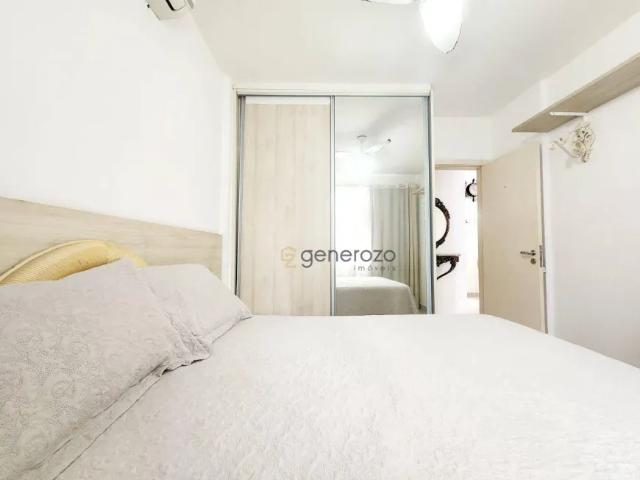 Apartamento a venda na praia das Pitangueiras, 01 dormitório, com 01 vaga de garagem