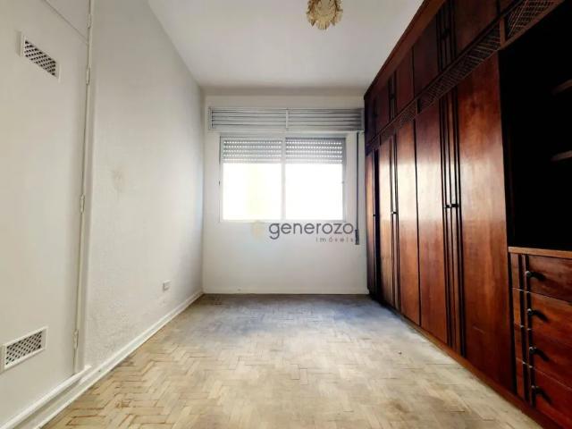 Apartamento a venda na praia das Pitangueiras, 01 dormitório, na quadra da praia