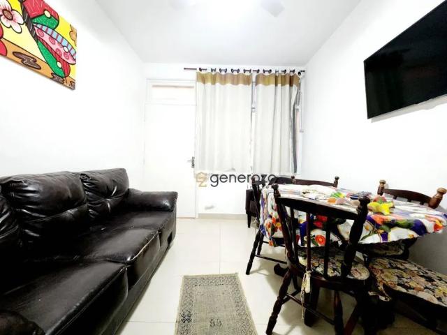 Apartamento a venda na praia das Pitangueiras, 02 domritórios, com 01 vaga de garagem a 01 quadra da