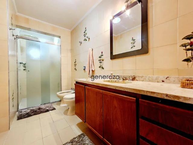 Apartamento a venda na praia das Pitangueiras, 03 dormitórios, 02 vagas e lazer