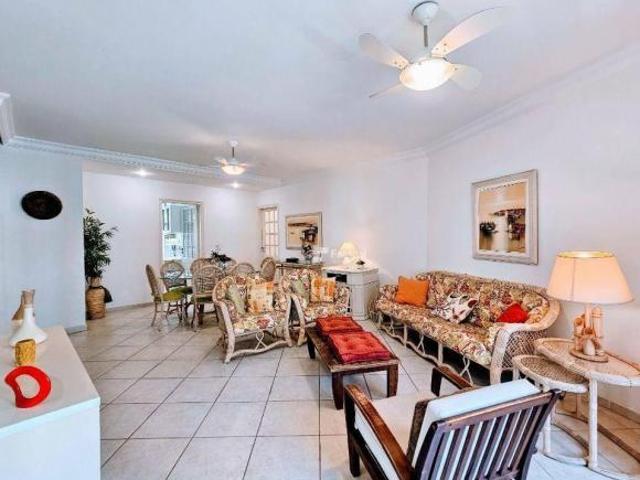 Apartamento à venda na Praia das Pitangueiras Guarujá/SP