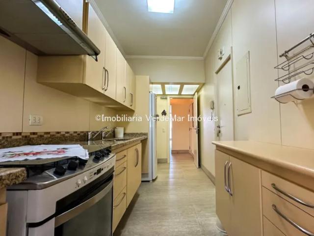 Apartamento à venda na praia das Pitangueiras em Guarujá