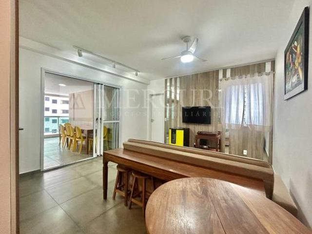 Apartamento à venda na Praia das Pitangueiras em Guarujá