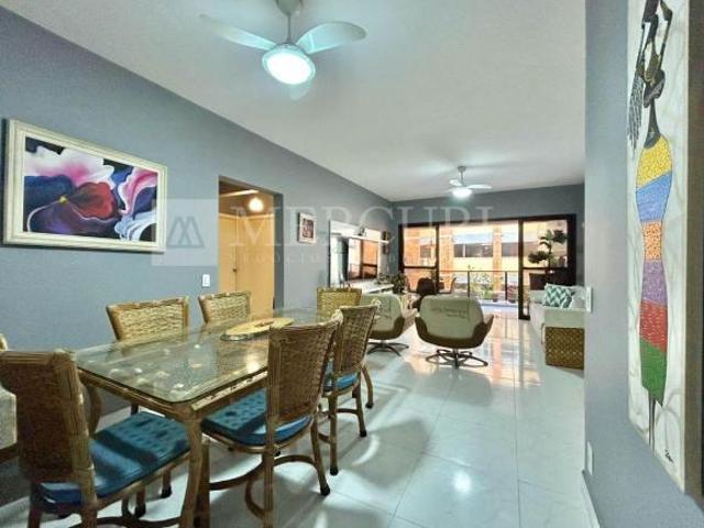Apartamento à venda na Praia das Pitangueiras em Guarujá