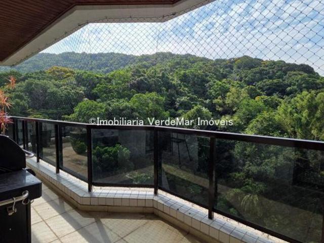 Apartamento à venda na praia das Pitangueiras em Guarujá