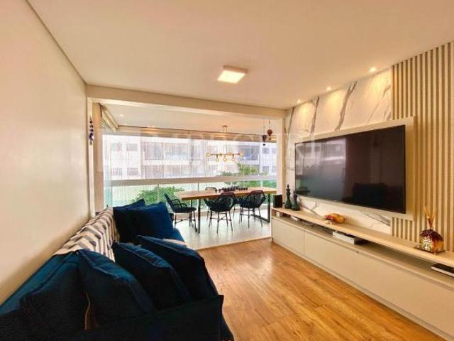 Apartamento à venda na Praia das Pitangueiras em Guarujá