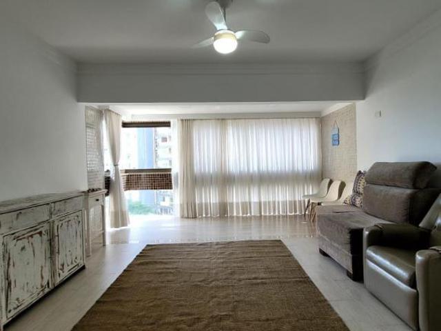 Apartamento à venda na praia das Pitangueiras em Guarujá Mar Imóveis Prime