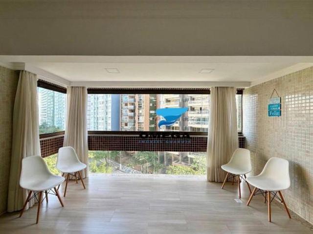 Apartamento à venda na praia das Pitangueiras no Guarujá I Omega Imoveis