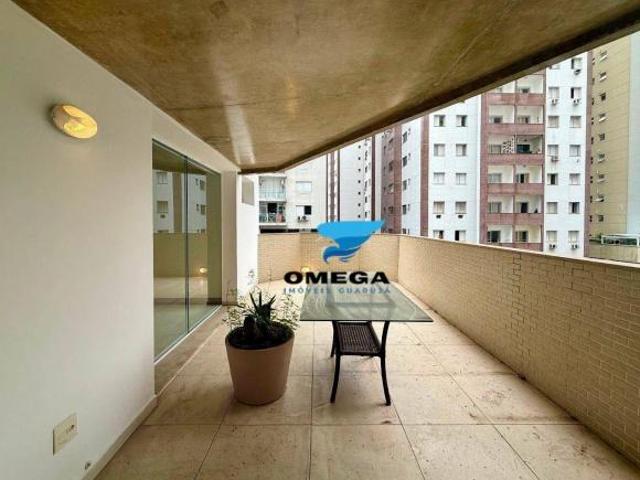Apartamento à venda na praia das Pitangueiras no Guarujá I Omega Imoveis