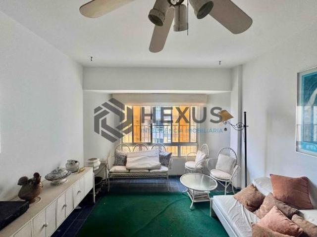Apartamento à venda na Praia das Pitangueiras na Quadra da praia, 3 Quartos, 1 V