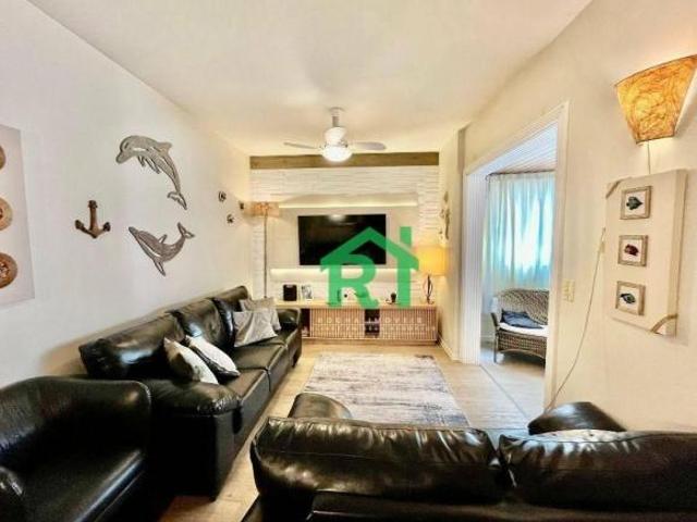 Apartamento a` venda na Praia das Pitangueiras | Rocha Imo´veis Guaruja