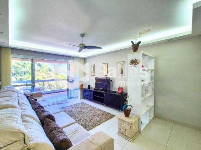 Apartamento à venda na Praia das Pitangueiras vista mar e lazer completo