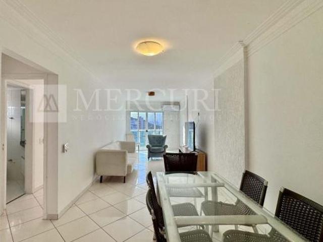 Apartamento à venda na Praia do Tombo em Guarujá