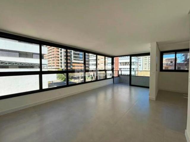 Apartamento à venda na Praia Grande
