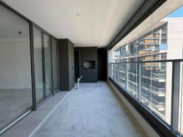 Apartamento de Luxo em Alto de Pinheiros: 3 suítes, 5 banheiros, 2 vagas, 180m² São Paulo SP