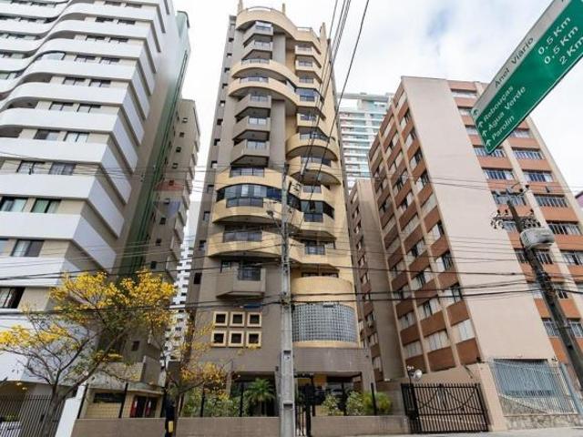 Apartamento à venda na Rua Desembargador Motta, com 2 quartos no Edifício Studios Batel, Curitiba PR