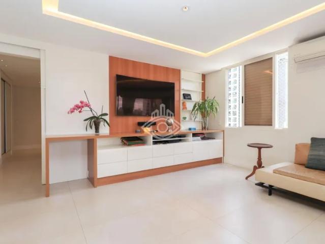 Apartamento a venda na Rua Ferreira de Araújo, Pinheiros, São Paulo