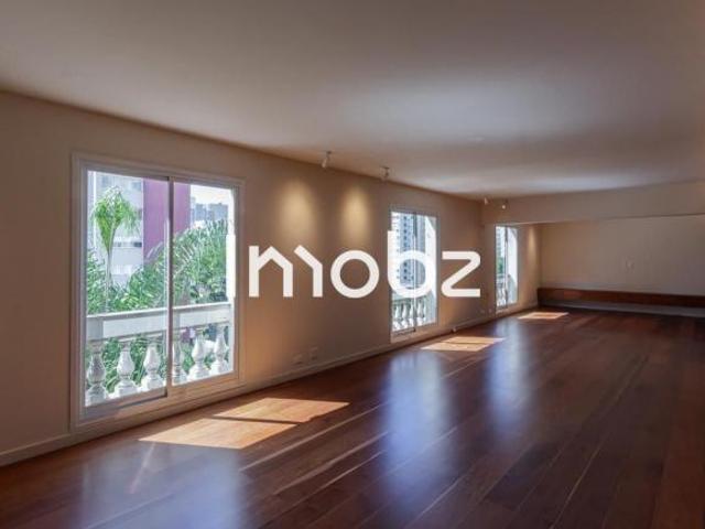 Apartamento à Venda Itaim Bibi, 3 Quartos, 193 m2