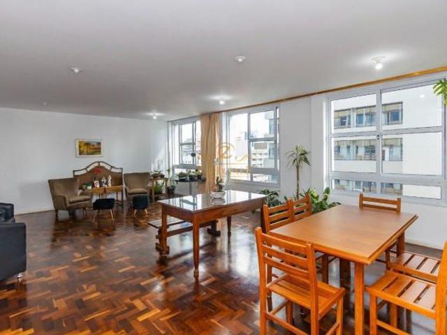 APARTAMENTO A VENDA NA REGIÃO CENTRAL DE CURITIBA