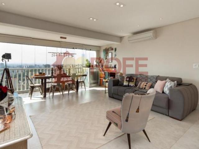 Apartamento à Venda na região do Parque Aclimação 95m², 2 suítes, 2 vagas de garagem