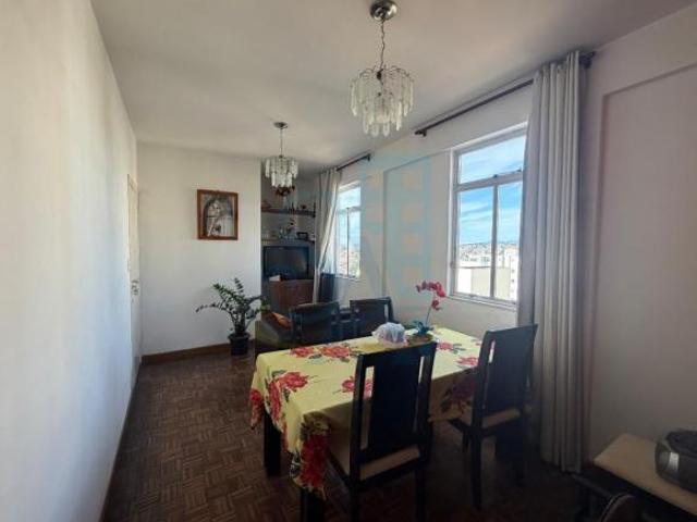 Apartamento à venda na Sagrada Família, Belo Horizonte MG! 2 quartos, 1 sala, 2 banheiros, garagem