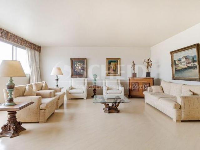 Apartamento á Venda na Santa Cecília com 166m², 4 quartos sendo 1 suíte, 3 vagas