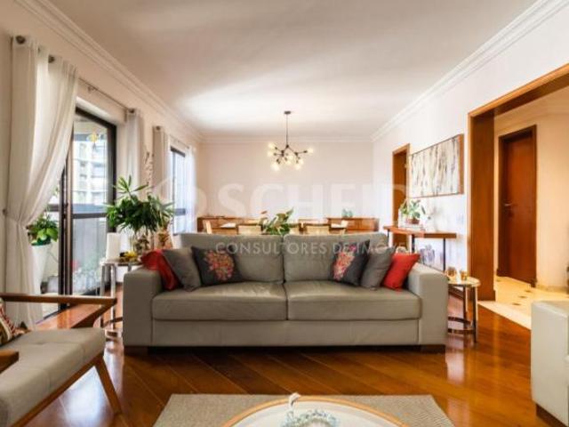 Apartamento á Venda na Santa Cecília com 186m², 4 quartos sendo 3 suítes, 3 vagas