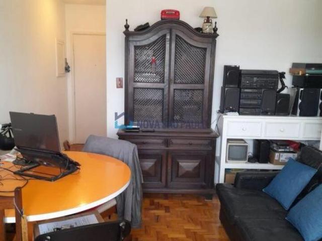 Apartamento à venda na Saúde, 67 m2, 2 dormitórios, bem próximo ao metrô