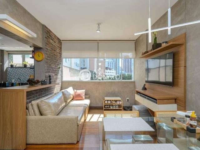 Apartamento à venda na Savassi – reformado e porteira fechada