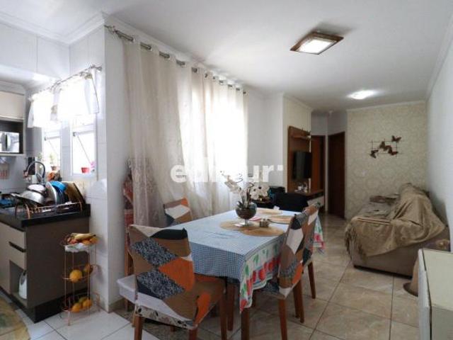 Apartamento à venda na Vila Camilópolis