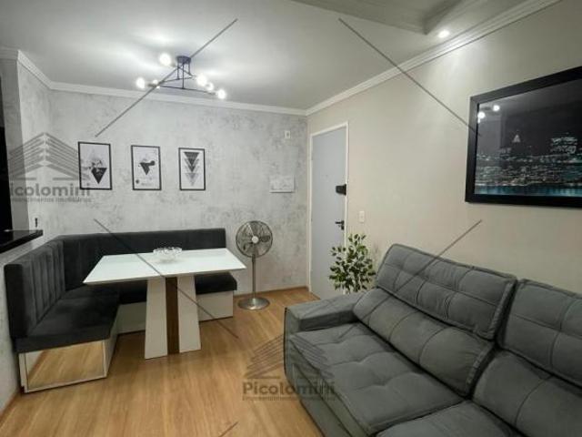 Apartamento à venda na Vila Carrão, 2 quartos, sala com sacada, 1 banheiro, 1 vaga de garagem, 50m²