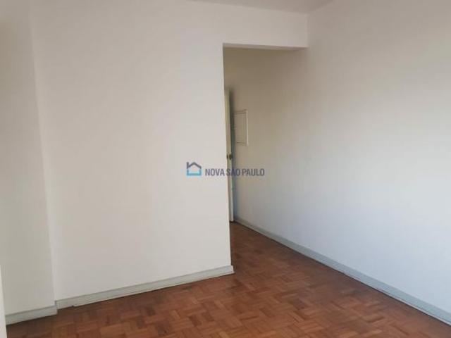 Apartamento à venda na Vila Clementino com 2 quartos e 1 vaga de garagem