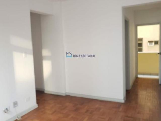 Apartamento à venda na Vila Clementino com 2 quartos e 1 vaga de garagem