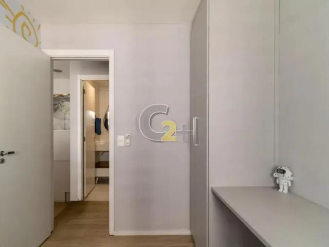 Apartamento à venda na Vila Anastácio com 2 quartos, 1 suíte e 1 vaga
