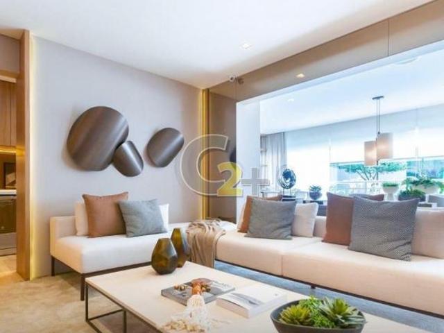 Apartamento à venda na Vila Anastácio com 3 suítes e 2 vagas