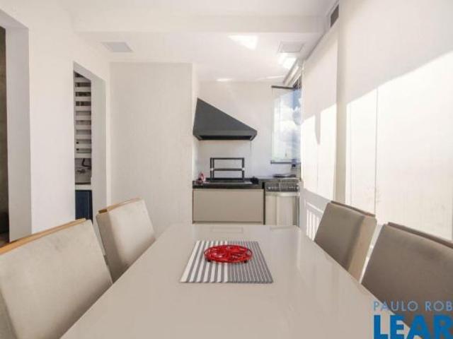 Apartamento à venda na Vila Anastácio