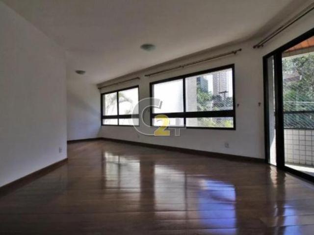 Apartamento a venda na Vila Andrade, Morumbi com 4 quartos, sendo 2 suítes e 3 vagas
