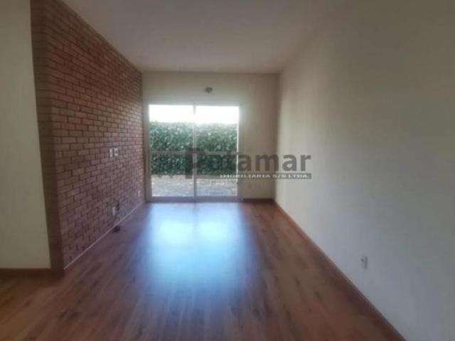 Apartamento à venda na Vila Andrade no Morumbi com 2 suítes e 2 vagas