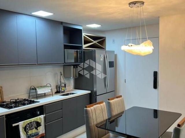 Apartamento à venda na Vila Galvão com 2 dormitórios e 1 vaga de garagem