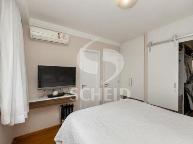 Apartamento á Venda na Vila Gumercindo com 104m², 3 quartos sendo 2 suíte, 2 vagas