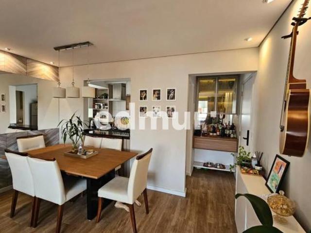 Apartamento à venda na Vila Humaitá