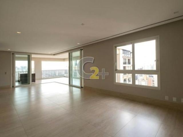 Apartamento à venda na Vila Olímpia, 4 quartos, 4 suítes e 5 vagas
