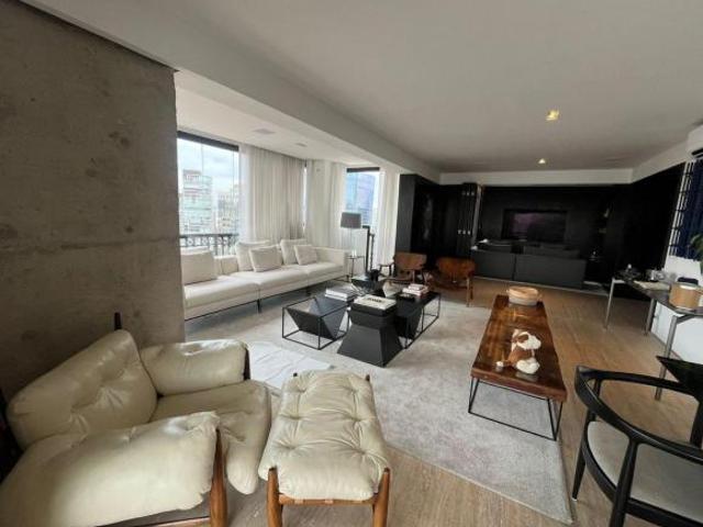 Apartamento à Venda na Vila Olímpia
