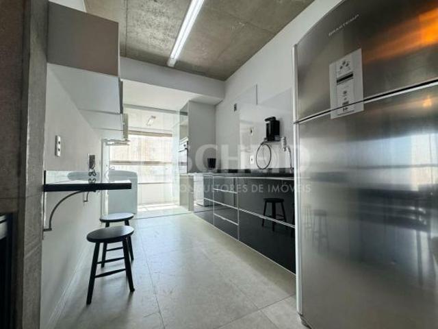 Apartamento à Venda na Vila Olímpia, 70m². 1 suíte com Closet, Ar Condicionado, 1 vaga