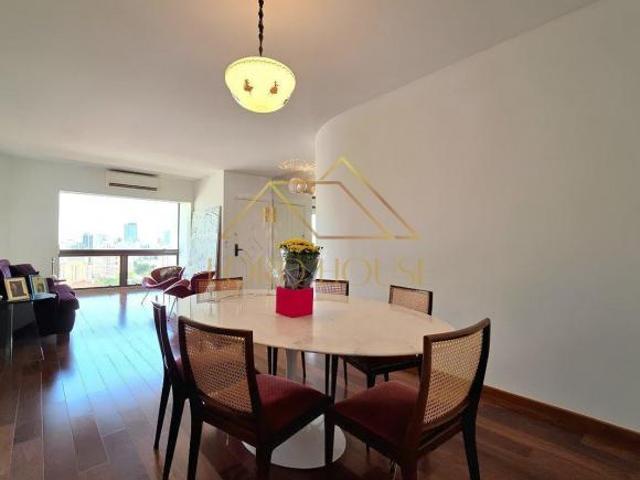 Apartamento à venda na Vila Olímpia